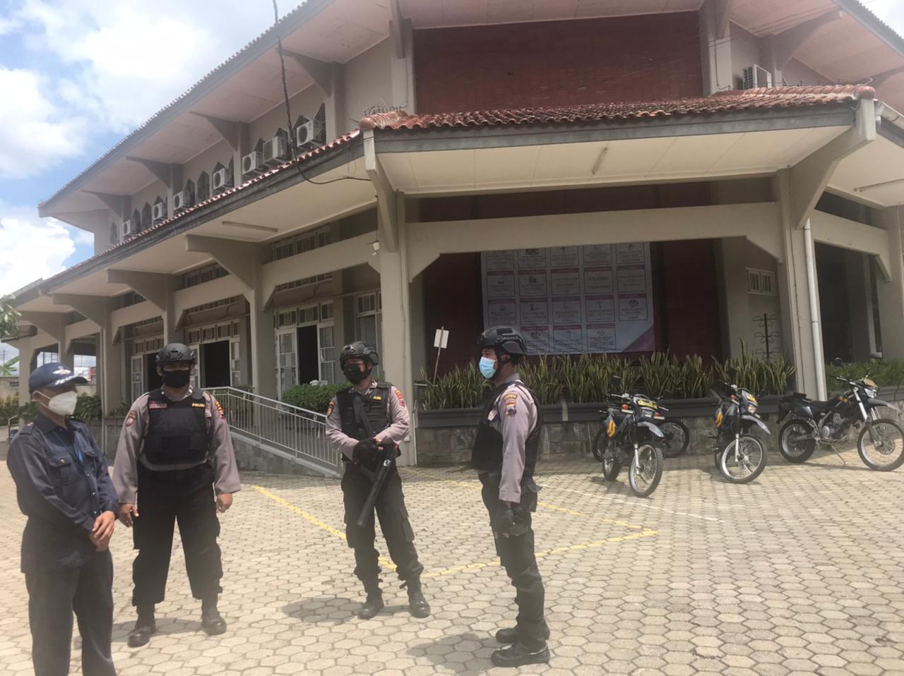 Dampak Bom Gereja Makassar, Gereja di Banyumas Dijaga Ketat Dampak Bom Gereja Makassar, Gereja di Banyumas Dijaga Ketat